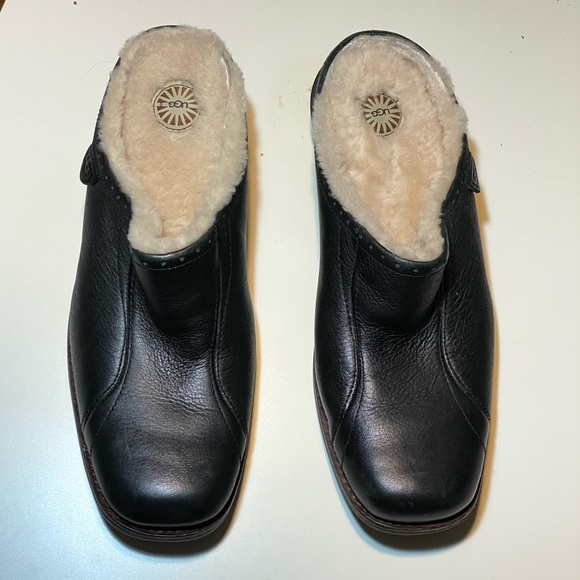 UGG | Shoes | Ugg Black Leather Mule Shearling Lined Clog | Poshmark